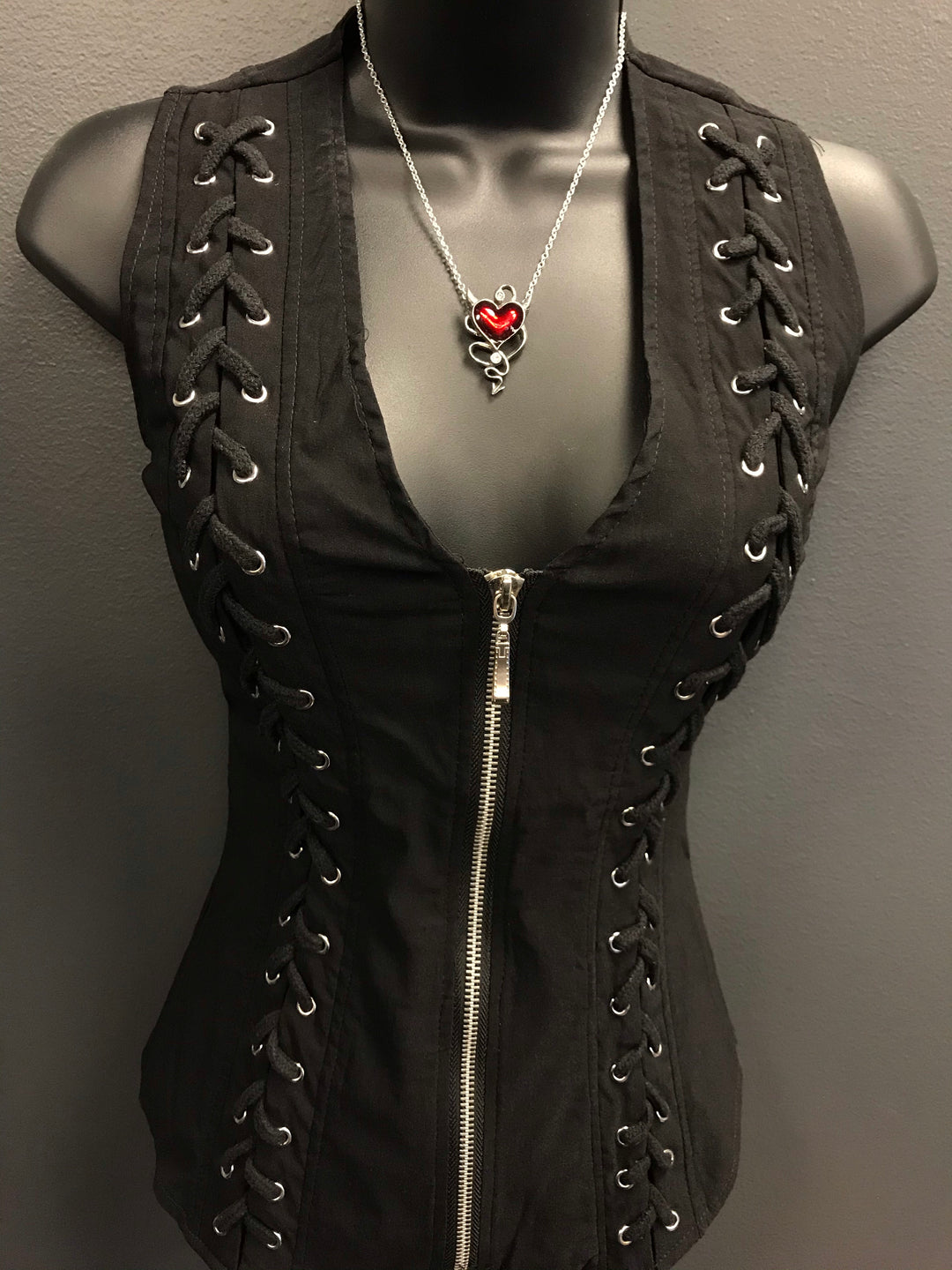 Bombshell Zippered Vest – Persepolis